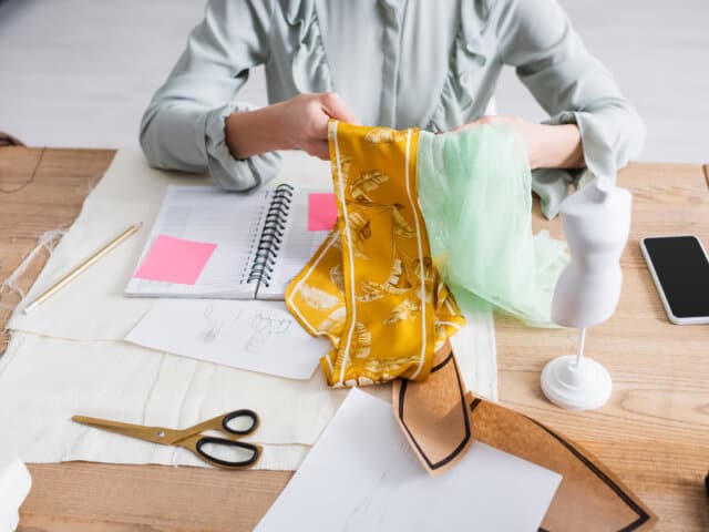 What Are the Top Art Jobs & How Much Do They Pay? - Freelancer FAQs