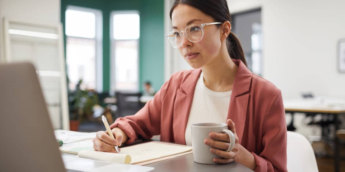 Freelance Vs. Contract: What's the Difference? - Freelancer FAQs